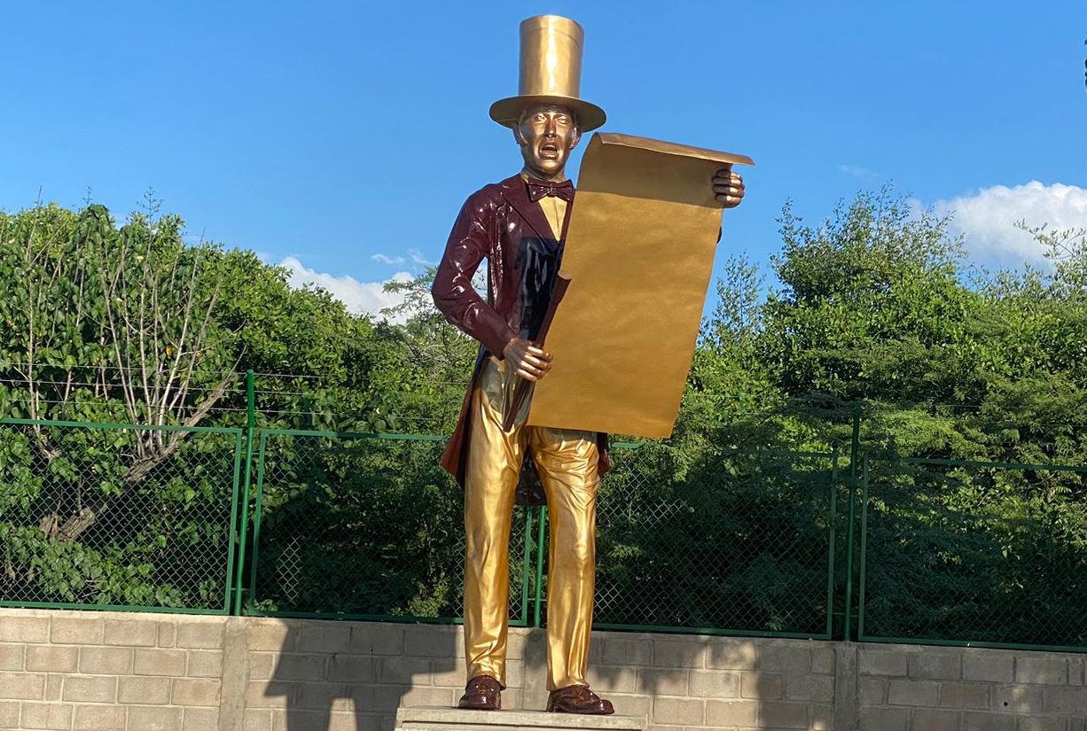 Develaron escultura en honor a Francisco J. Brito en Riohacha - La ...
